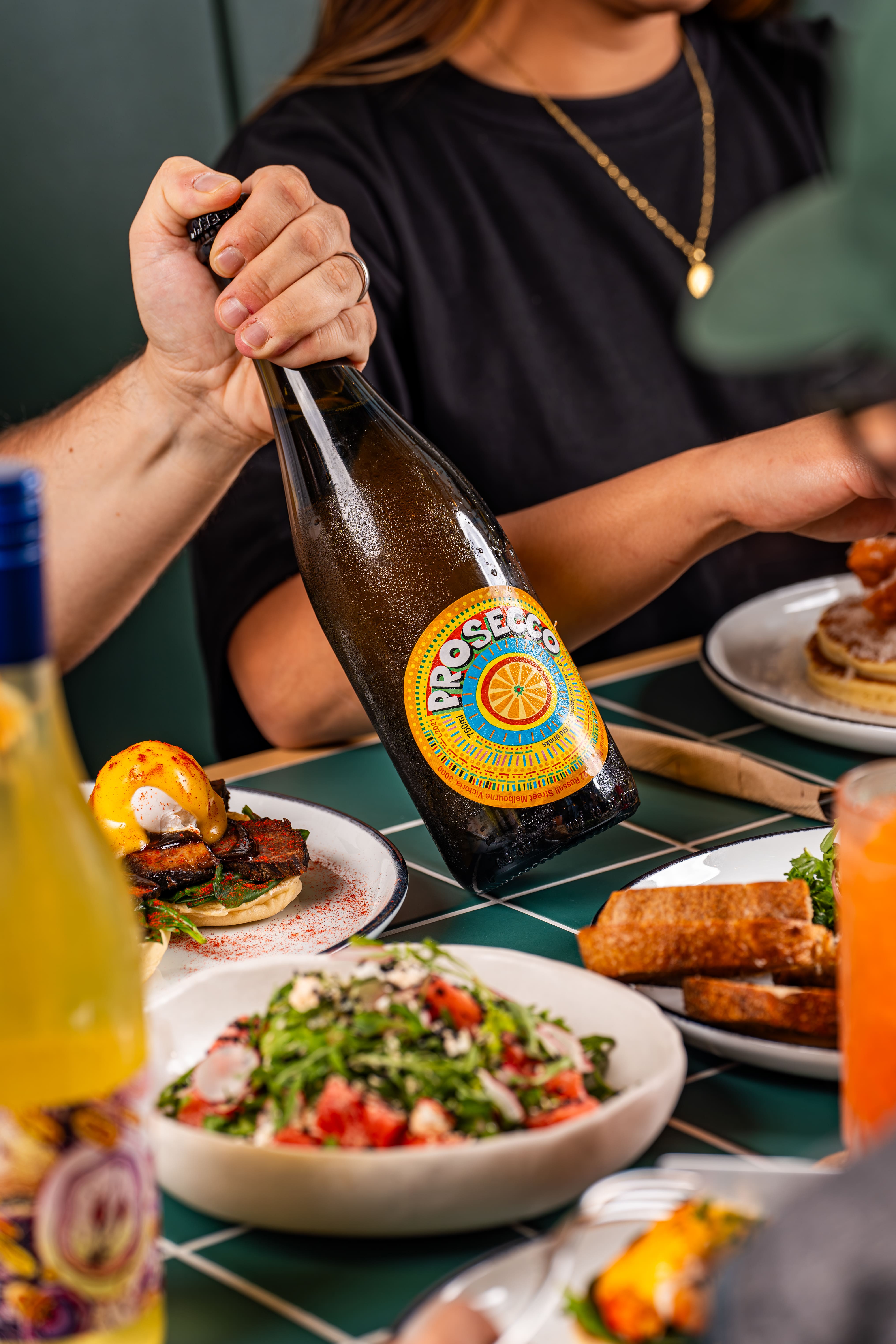 Neighborhood Café & Bar